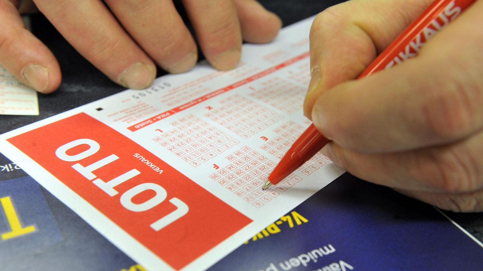 Lotto Tulokset Tänään - Katso Oikeat Lottonumerot ja Oikea Rivi Heti